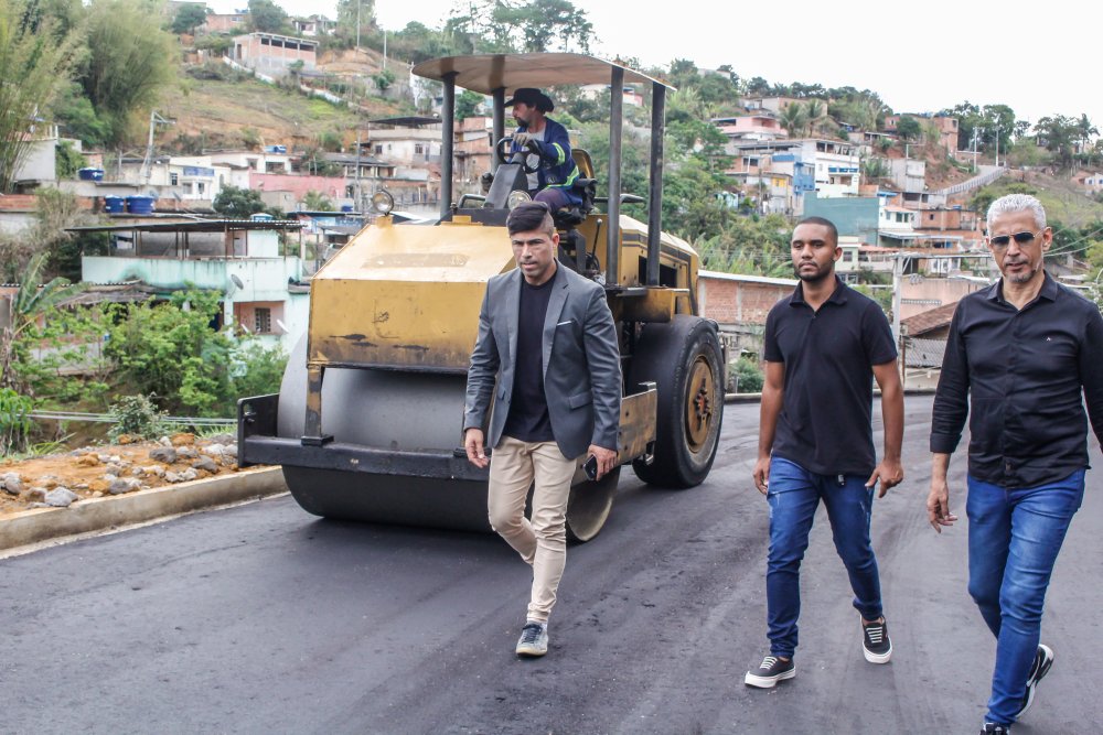 Mario Esteves vistoria obras no Morro do Gama - Jornal Folha do Aço