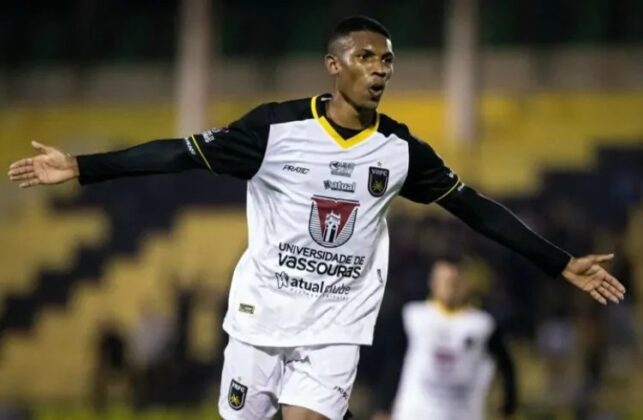 Atacante Lelê renova com o Voltaço até o final da temporada | Jornal